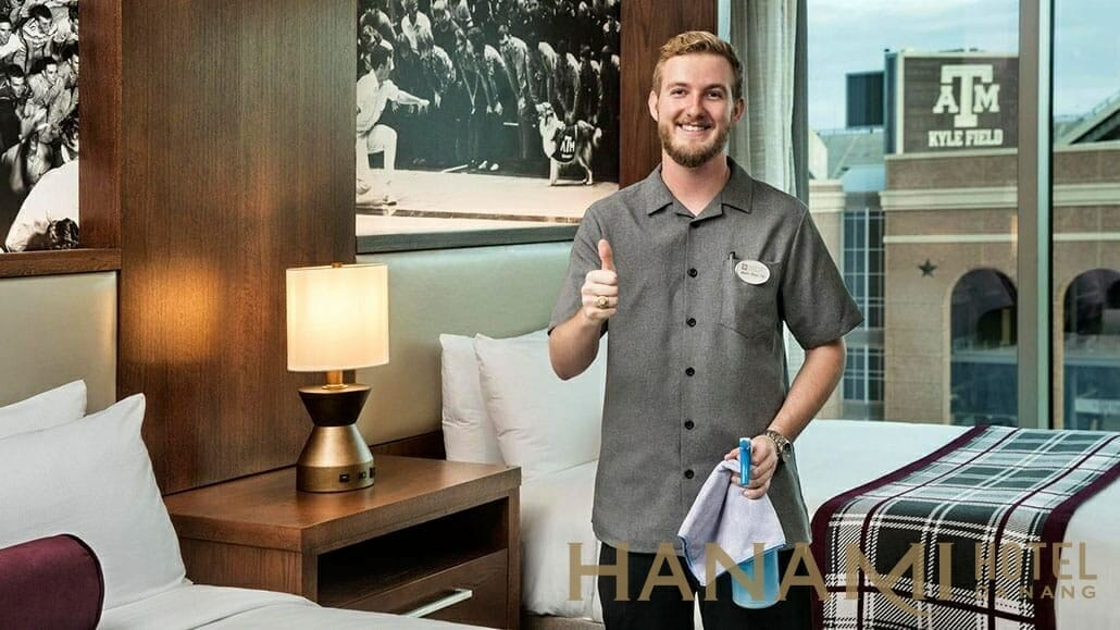 Houseman Là Gì? Mức Lương Của Houseman Trong Khách Sạn